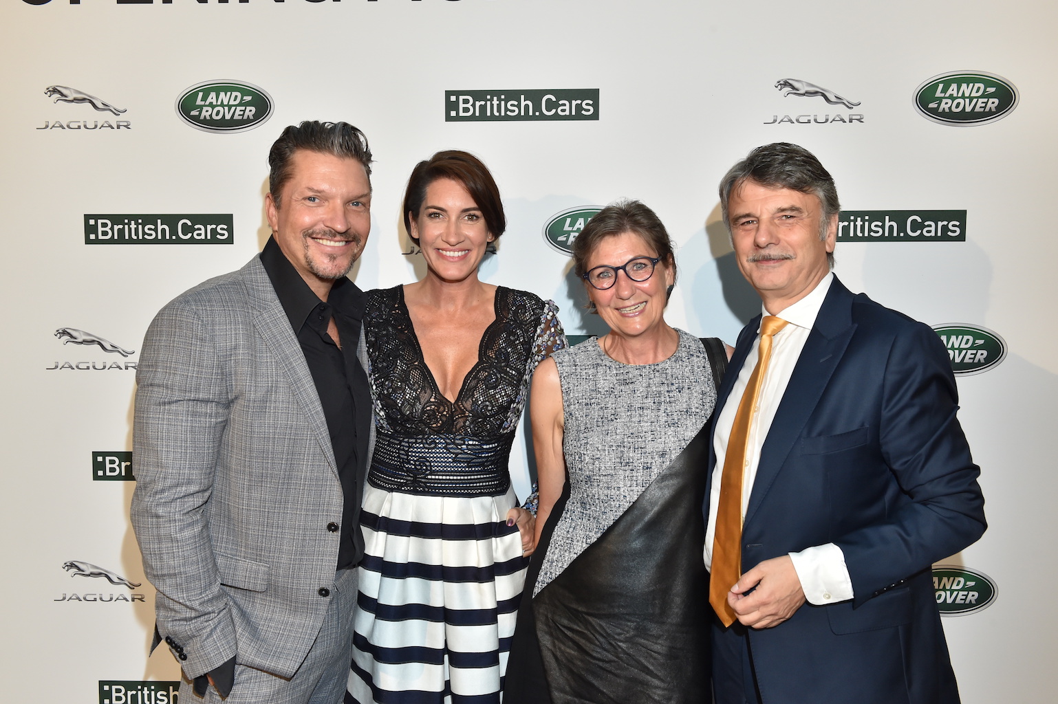 Grand Opening des größten Autohauses von Jaguar Land Rover weltweit