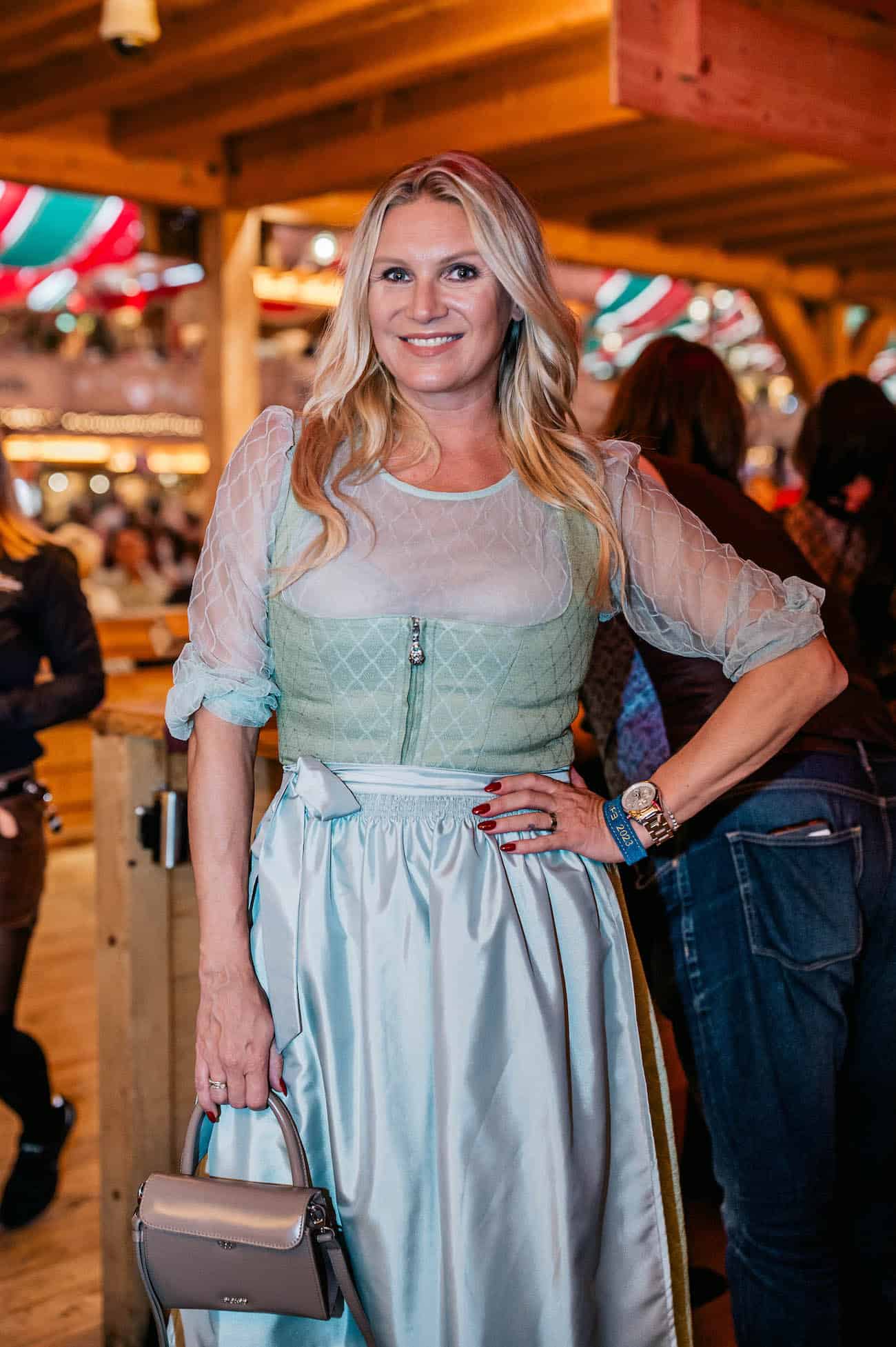 Wasen statt Wiesn: Prominente feiern in der „SchwabenWelt“